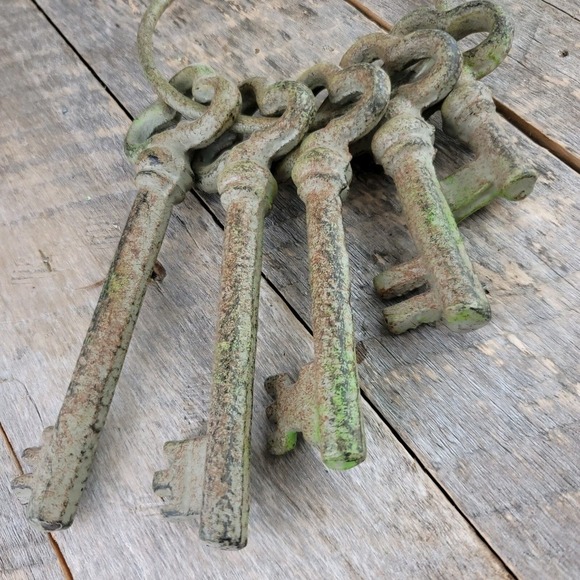 Accents | Vintage Cast Iron Skeleton Key Decor Set Rustic Farmhouse ...